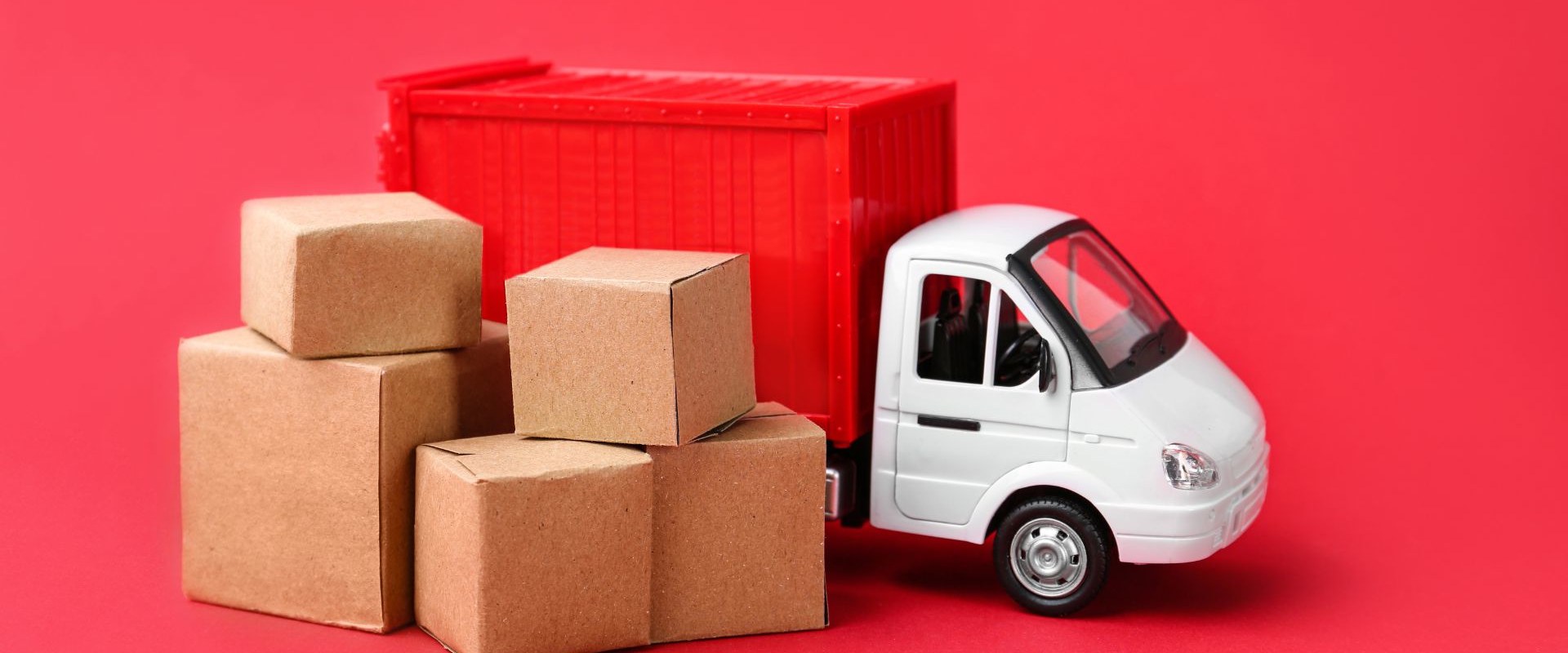 What is the Difference Between a Distributor and a Retailer?